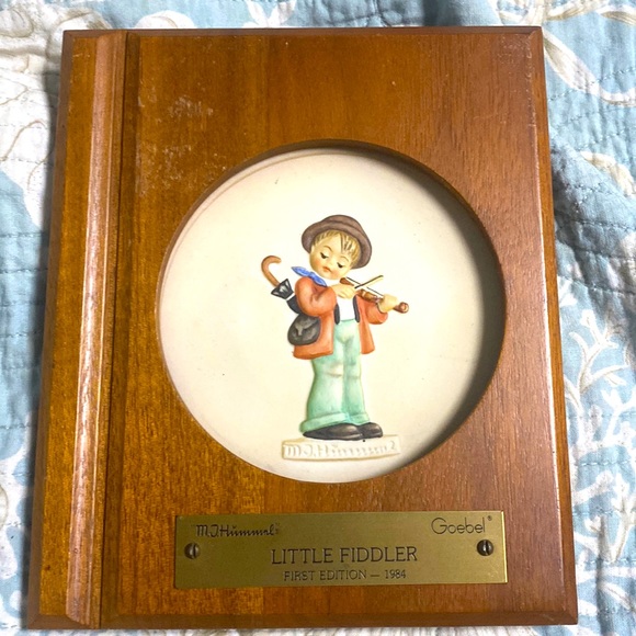 m.j. Hummel | Art | Vintage Hummel Plate In Wall Mount Little Fiddler ...